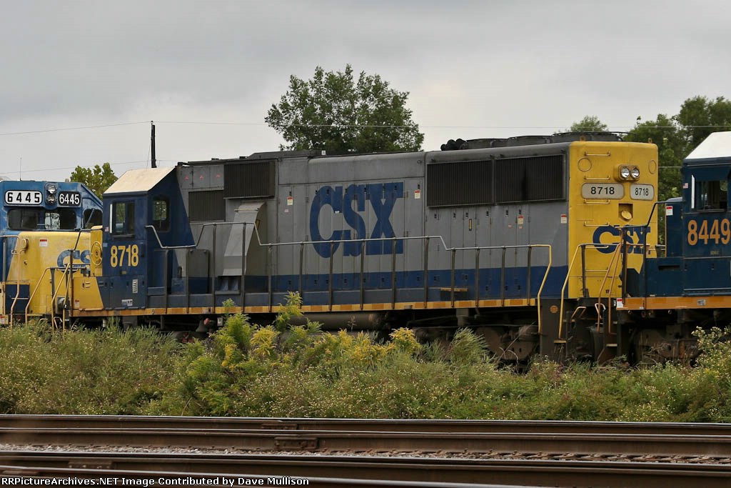 CSX 8718